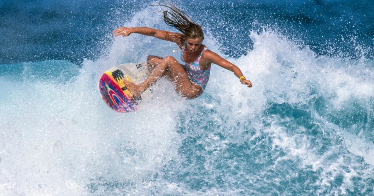 GIRLS CAN'T SURF - Première Française | Around the Waves